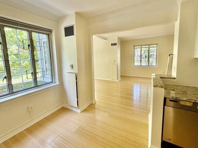 condo with 1 bedroom, Brookline MA ES103852204