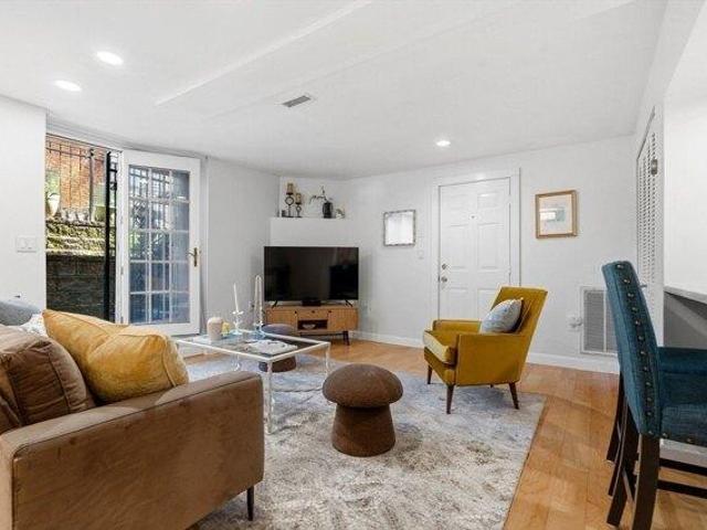 condo with 1 bedroom, Brookline MA ES103185377