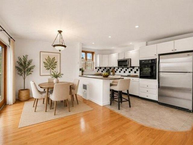 condo with 1 bedroom, Brookline MA ES104947061