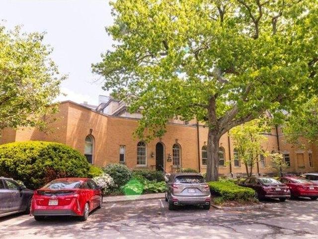 condo with 1 bedroom, Brookline MA ES104042576