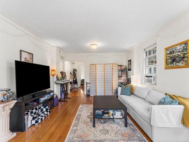 condo with 1 bedroom, Brookline MA ES105633459