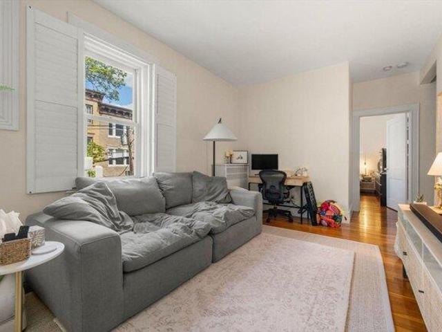 condo with 1 bedroom, Brookline MA ES105082427