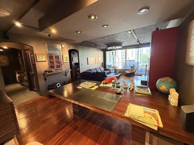 condo with 1 bedroom, Brookline MA ES105094987