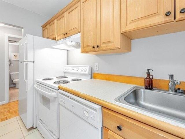 condo with 1 bedroom, Brookline MA ES105141486