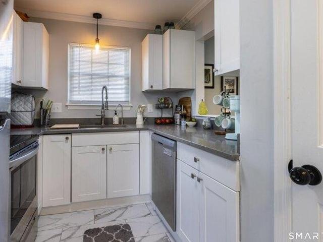 condo with 1 bedroom, Branford CT DLS102212068