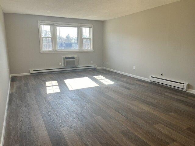 condo with 1 bedroom, Bridgewater MA ES104443017