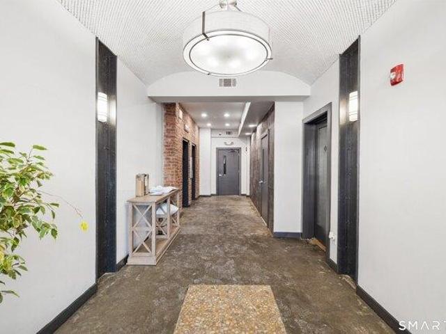 condo with 1 bedroom, Bridgeport CT DLS102218951