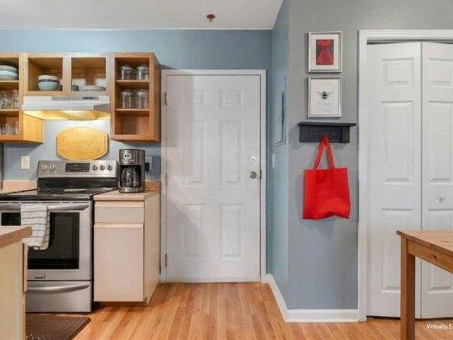 condo with 1 bedroom, Burlington VT DS102592282