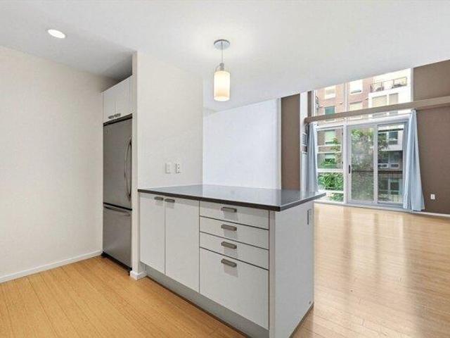 condo with 1 bedroom, Cambridge MA ES103850811