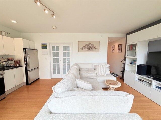 condo with 1 bedroom, Cambridge MA ES105207143