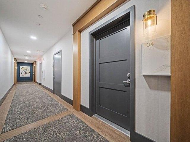 condo with 1 bedroom, Canton MA DS103808640