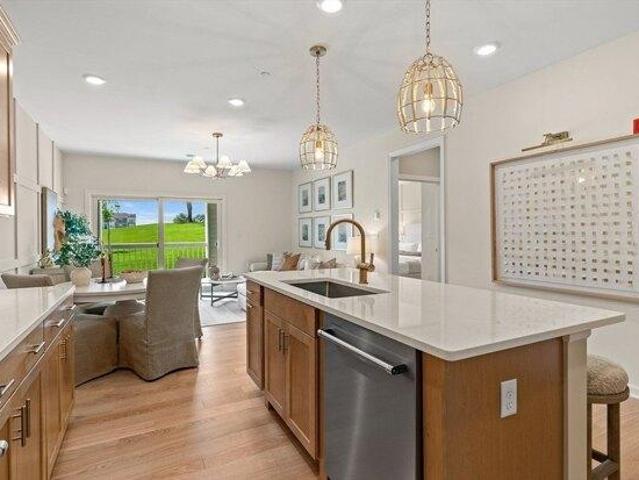 condo with 1 bedroom, Canton MA ES104906171