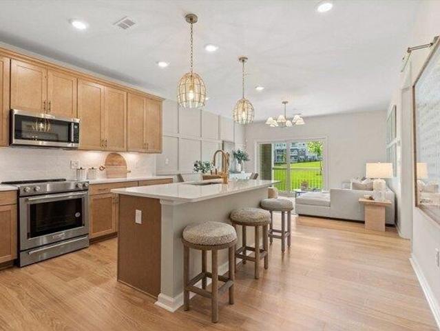 condo with 1 bedroom, Canton MA ES105060016