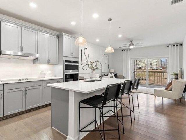 condo with 1 bedroom, Canton MA ES105061668