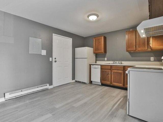 condo with 1 bedroom, Concord NH ES105191403