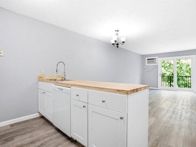 condo with 1 bedroom, Concord NH ES105233464