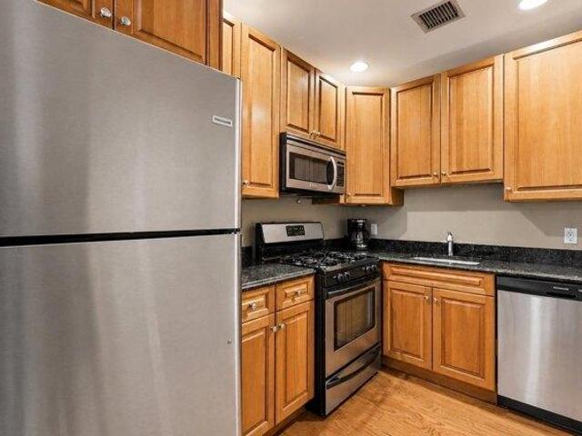 condo with 1 bedroom, Cliffside Park NJ DS104407335