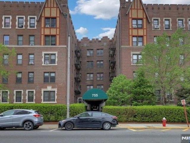 condo with 1 bedroom, Cliffside Park NJ ES104375128