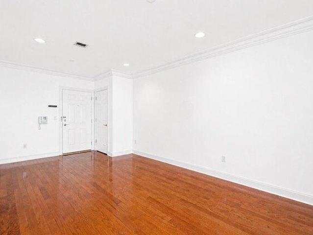 condo with 1 bedroom, Cliffside Park NJ ES104407335