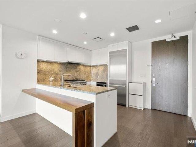 condo with 1 bedroom, Cliffside Park NJ ES105145006