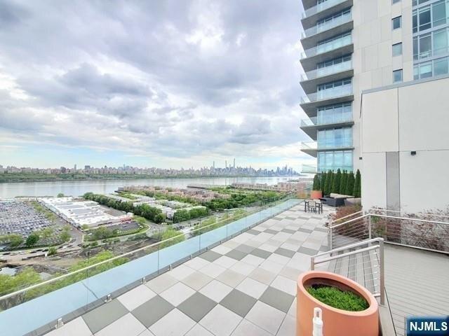 condo with 1 bedroom, Cliffside Park NJ ES105124843
