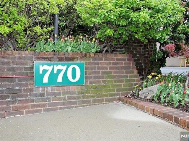 condo with 1 bedroom, Cliffside Park NJ ES105125139