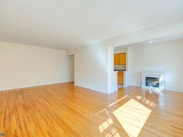 condo with 1 bedroom, Clifton NJ ES105126100