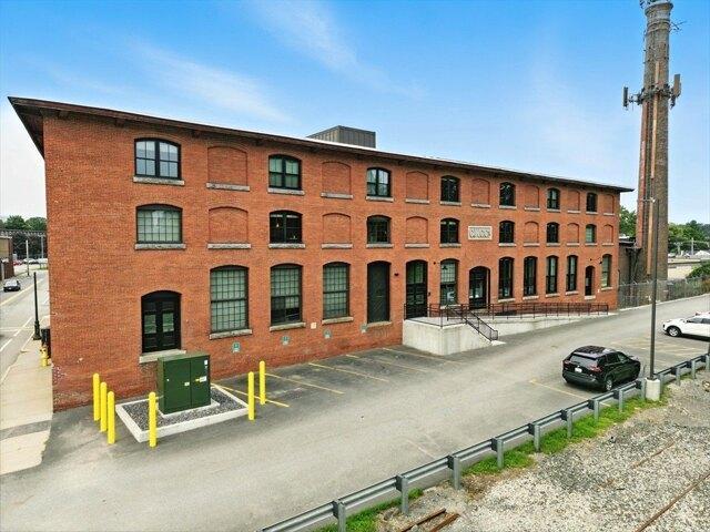 condo with 1 bedroom, Clinton MA DLS103034966