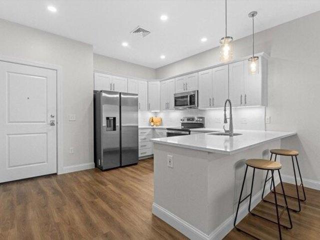 condo with 1 bedroom, Clinton MA DS102959134