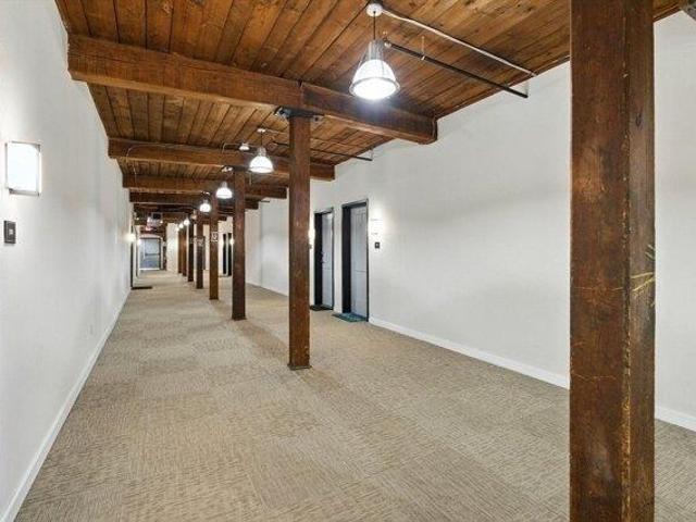 condo with 1 bedroom, Clinton MA ES104410767