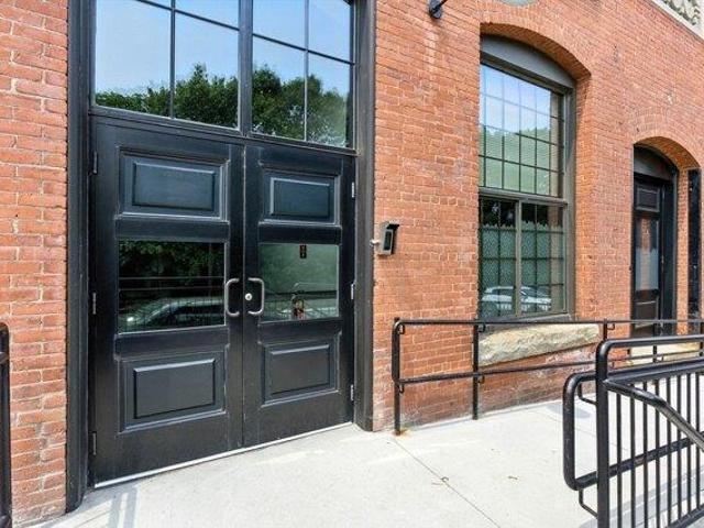 condo with 1 bedroom, Clinton MA ES103625974