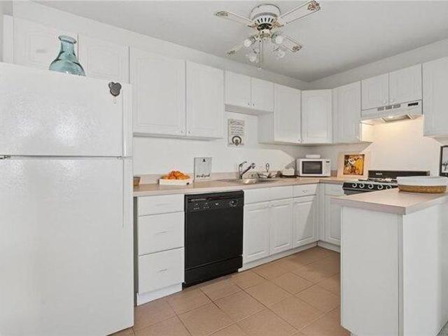 condo with 1 bedroom, Cranston RI ES105093126