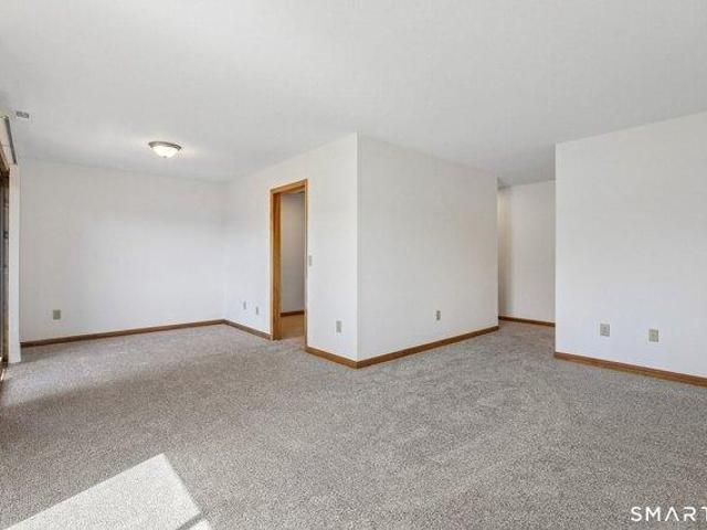 condo with 1 bedroom, Danbury CT ES104835999