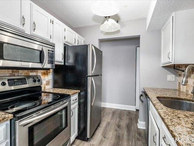 condo with 1 bedroom, Danbury CT ES104919979