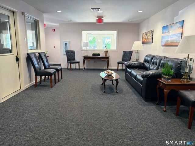condo with 1 bedroom, Danbury CT ES105232156