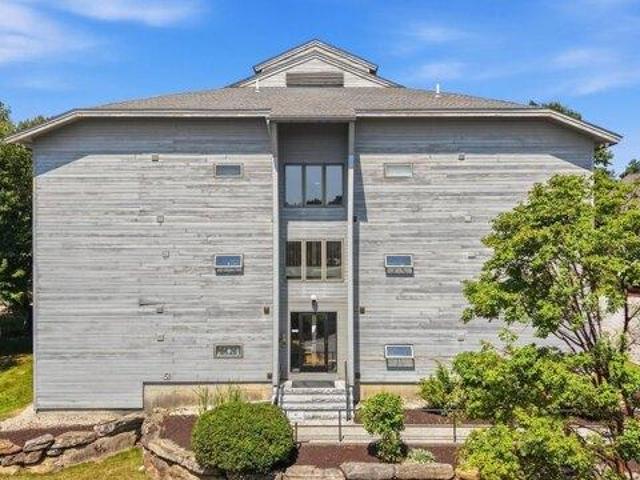 condo with 1 bedroom, Derry NH ES104831321