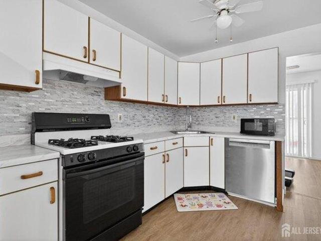 condo with 1 bedroom, East Brunswick NJ DS102316351