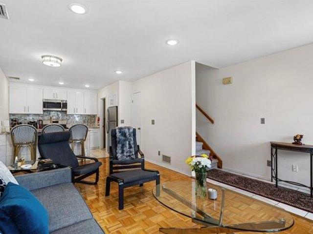 condo with 1 bedroom, East Rutherford NJ ES105140907