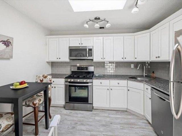 condo with 1 bedroom, Edgewater NJ DS101896560