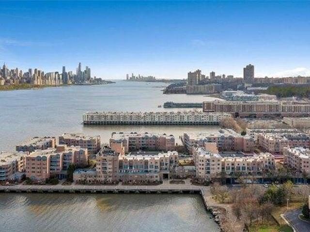 condo with 1 bedroom, Edgewater NJ DS102775956