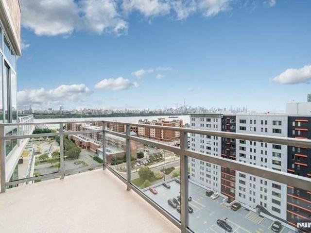 condo with 1 bedroom, Edgewater NJ DS104232419