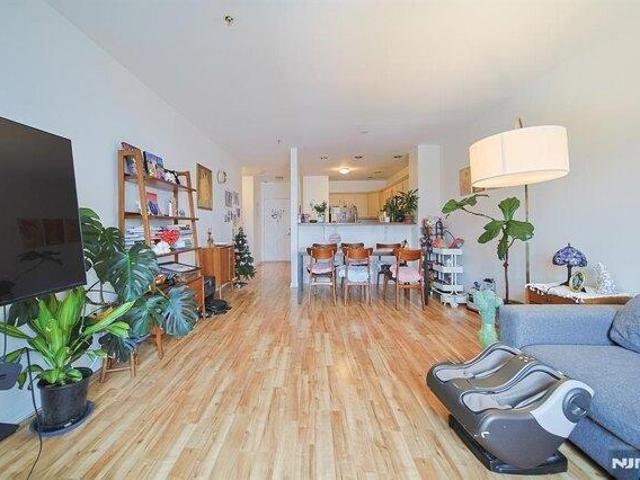 condo with 1 bedroom, Edgewater NJ ES103187773