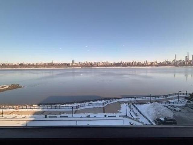 condo with 1 bedroom, Edgewater NJ ES103188724