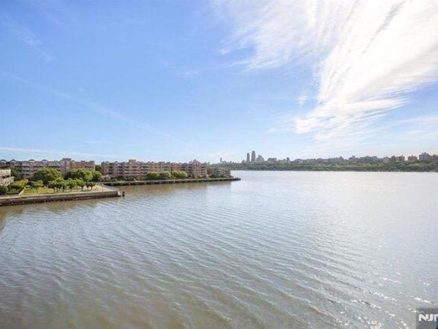 condo with 1 bedroom, Edgewater NJ ES104571338