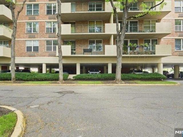 condo with 1 bedroom, Edgewater NJ ES105414575