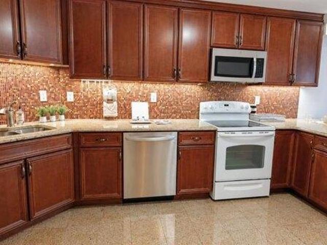 condo with 1 bedroom, Edgewater NJ ES105174737