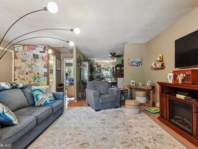 condo with 1 bedroom, Edgewater Park NJ ES103600981
