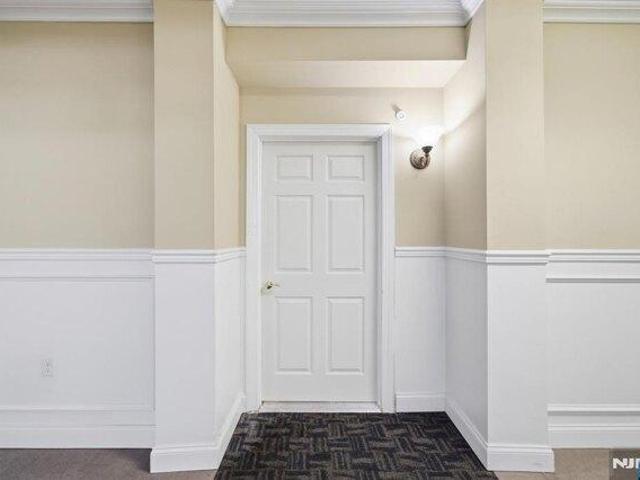 condo with 1 bedroom, Elmwood Park NJ DLS102559487