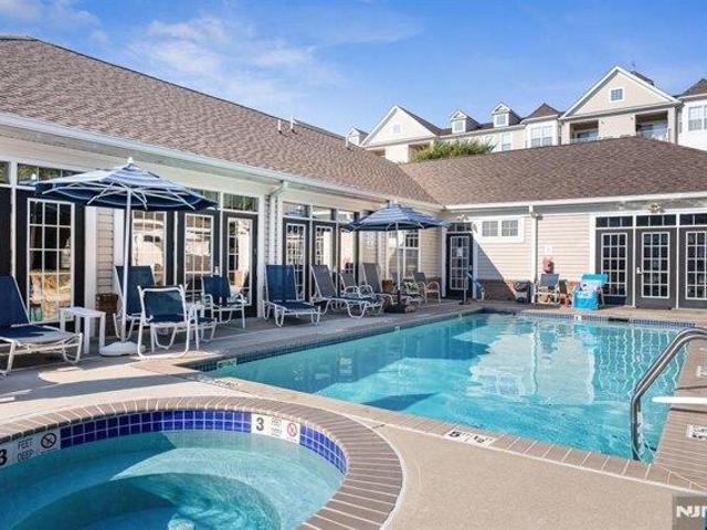 condo with 1 bedroom, Elmwood Park NJ DS104149773