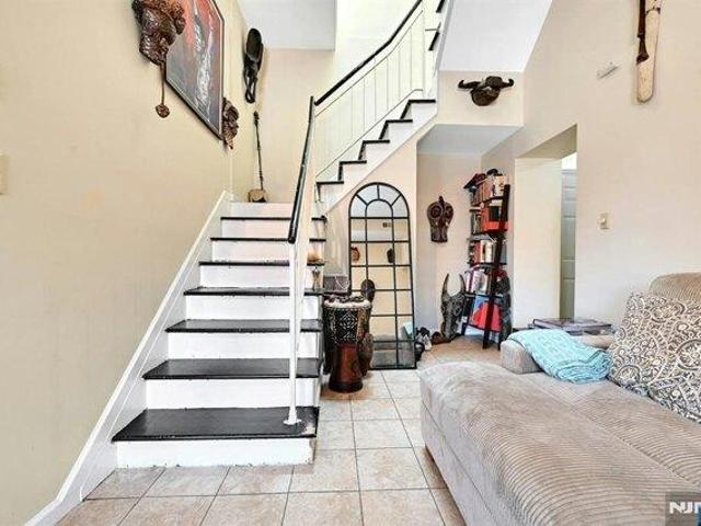 condo with 1 bedroom, Elizabeth NJ DLS102824825